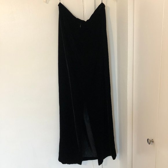 Kay Unger | Skirts | Kay Unger Black Velvet Straight Maxi Skirt W Slit ...